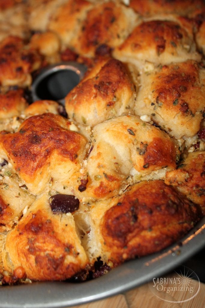 Easy Greek Monkey Bread Recipe for the whole family - Sabrinas Organizing