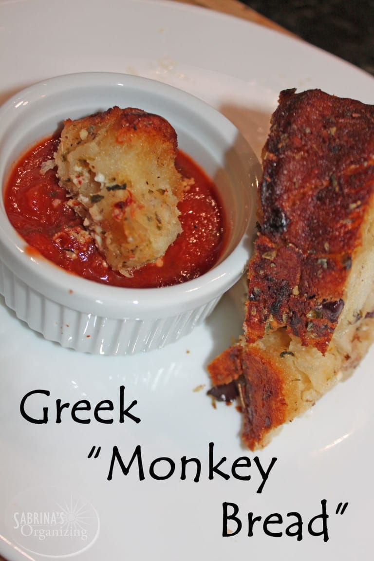 Easy Greek Monkey Bread Recipe for the whole family - Sabrinas Organizing