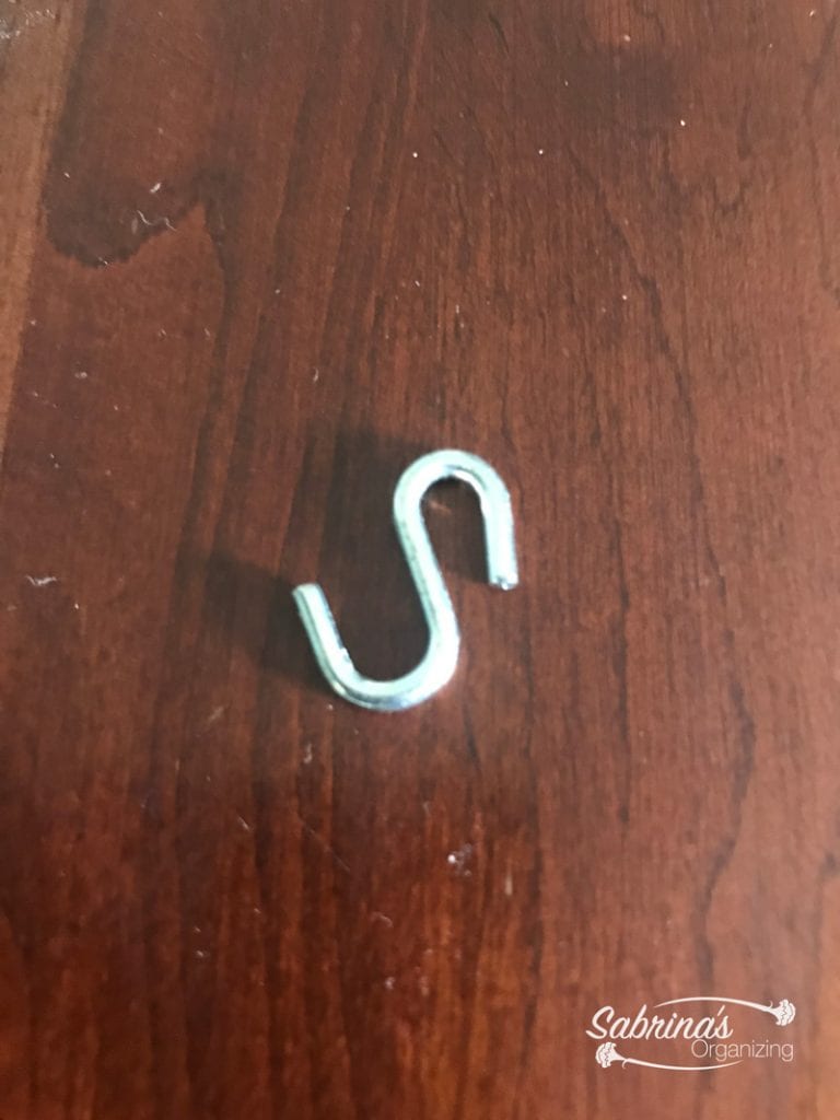 How to Make a Necklace Organizer Picture Frame - Sabrinas Organizing