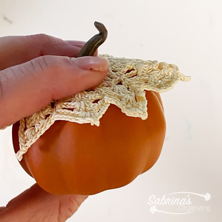 How to Make Vintage Crochet Lace Pumpkins - Sabrinas Organizing