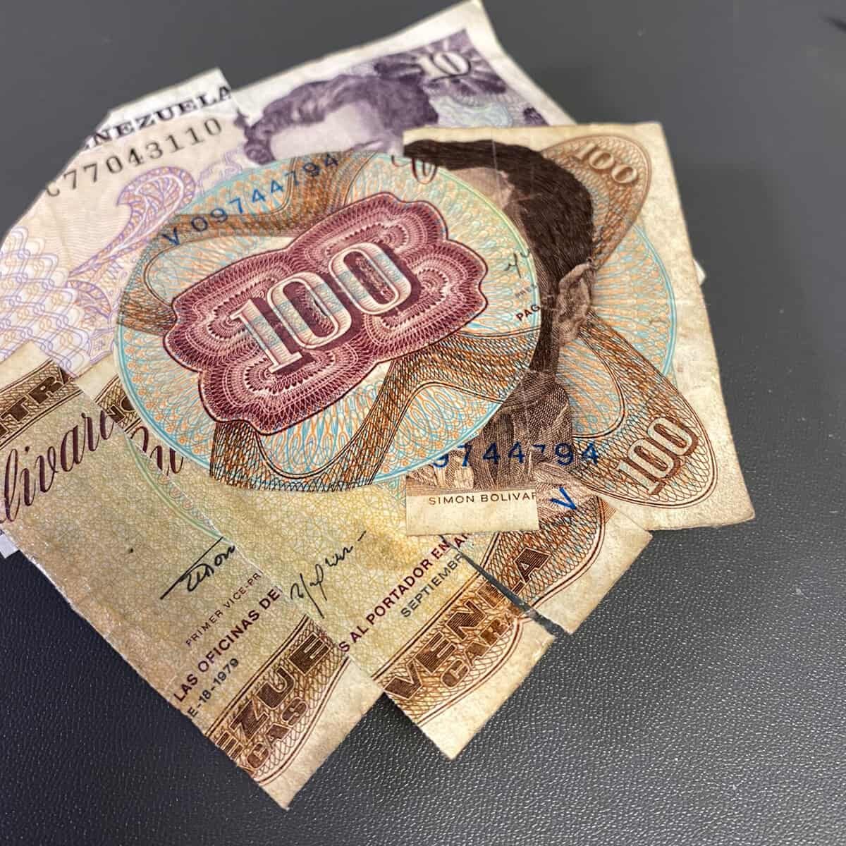 DIY Upcycling Leftover Currency into Coasters - Sabrinas Organizing