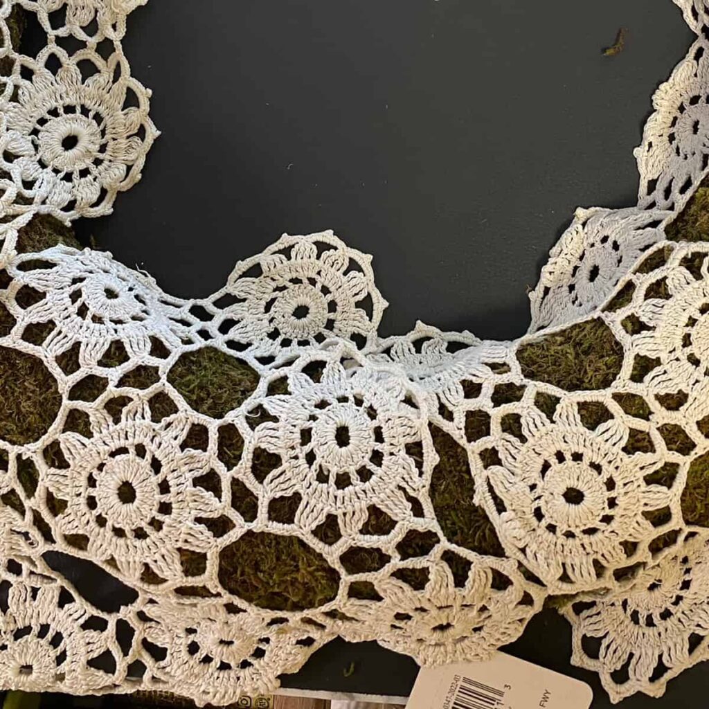 How to Make this Cute DIY Crochet Doily Moss Wreath