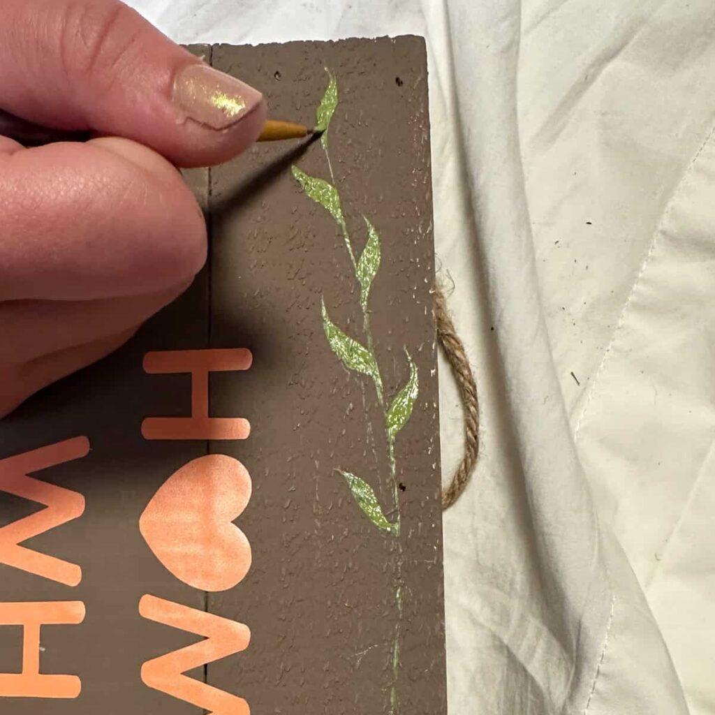 Hanging Wood Sign to Hide Key {DIY Project} - Sabrinas Organizing